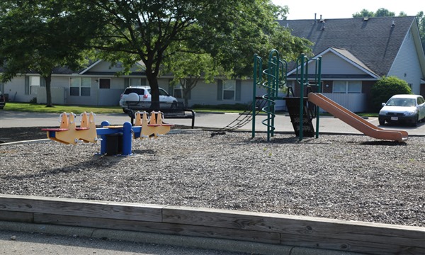 Newark Village Square | Newark Ohio Apartment