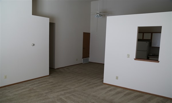 Newark Village Square | Newark Ohio Apartment